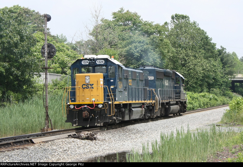 CSX 1324 and train D777